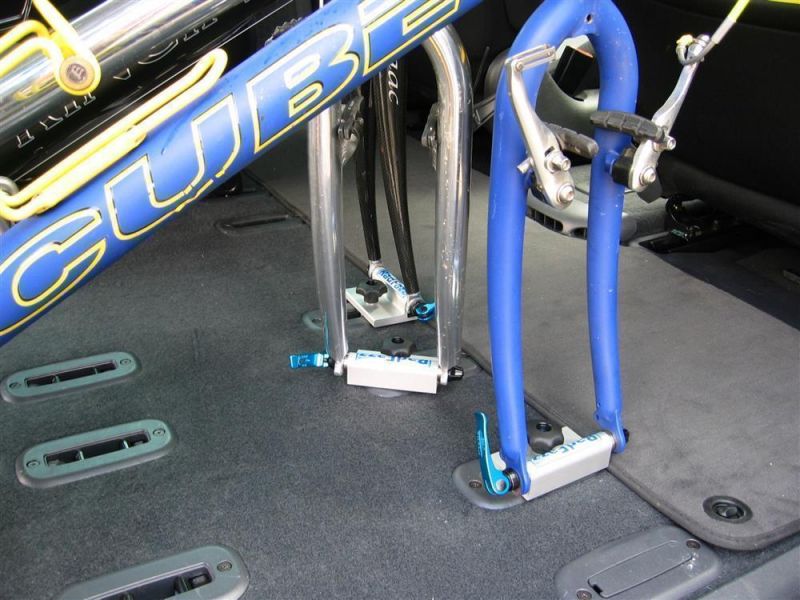 Innenraum-Fahrradträger Einzelbefestigung System Steckachse 15mm für den VW Multivan T5 Co